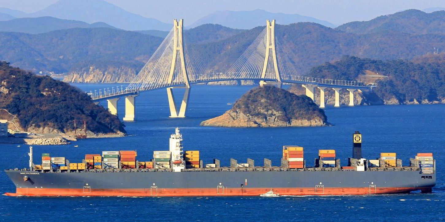 Ernst Russ makes surprise move into neo-panamax container ship segment ...