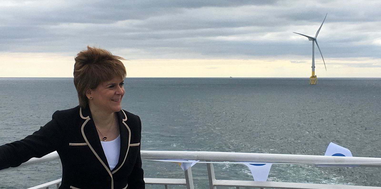 Gigascale Seagreen powers up as Scotland's largest offshore wind farm ...