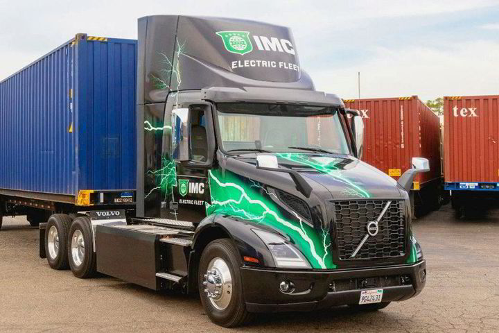 US logistics firm opts to decarbonise with hydrogen trucks after operating battery electric ...