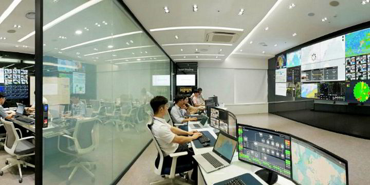 HMM unveils new control centre for world's biggest boxships | TradeWinds