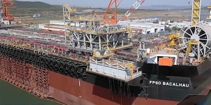 Hull of Brazil's largest FPSO being prepared for sailaway from Chinese ...