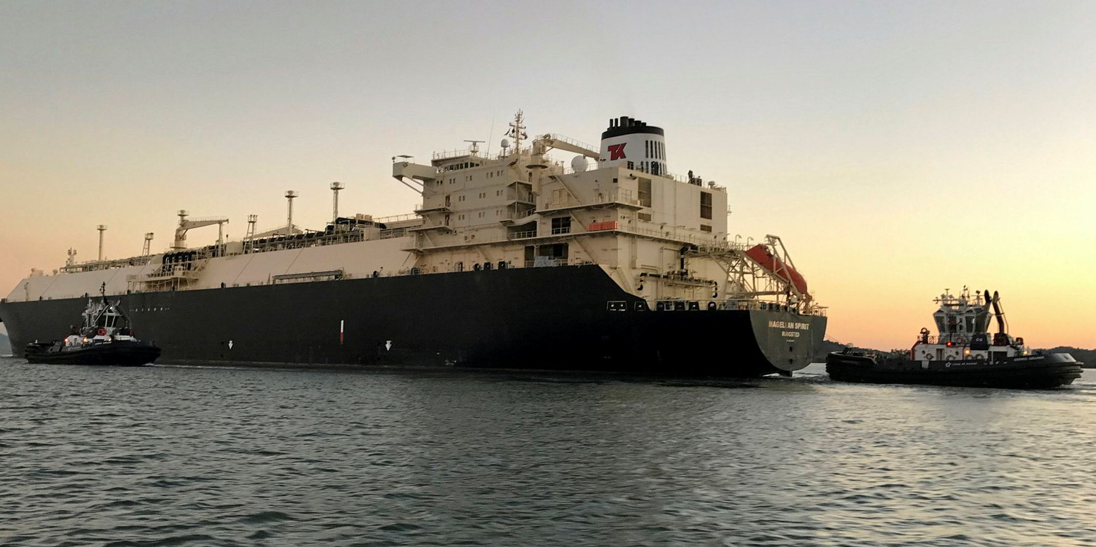 Teekay reveals details of how it refloated grounded LNG carrier ...