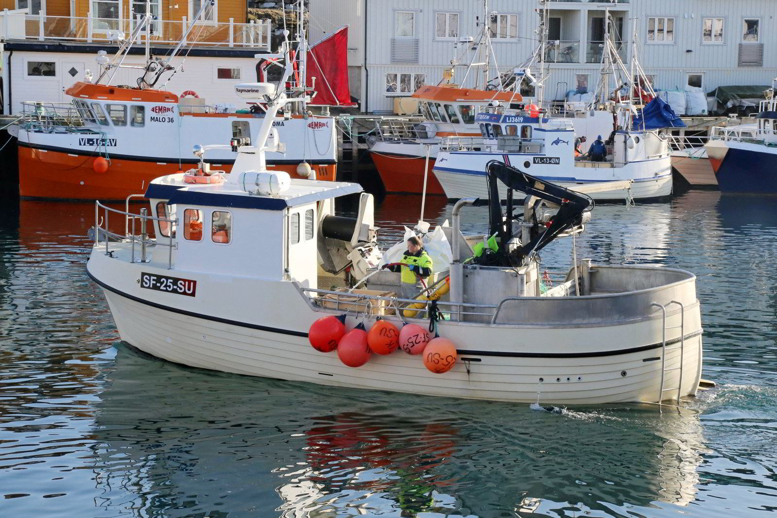 Mye garn i sjøen og kamp om plassene på Henningsværstraumen | Fiskeribladet