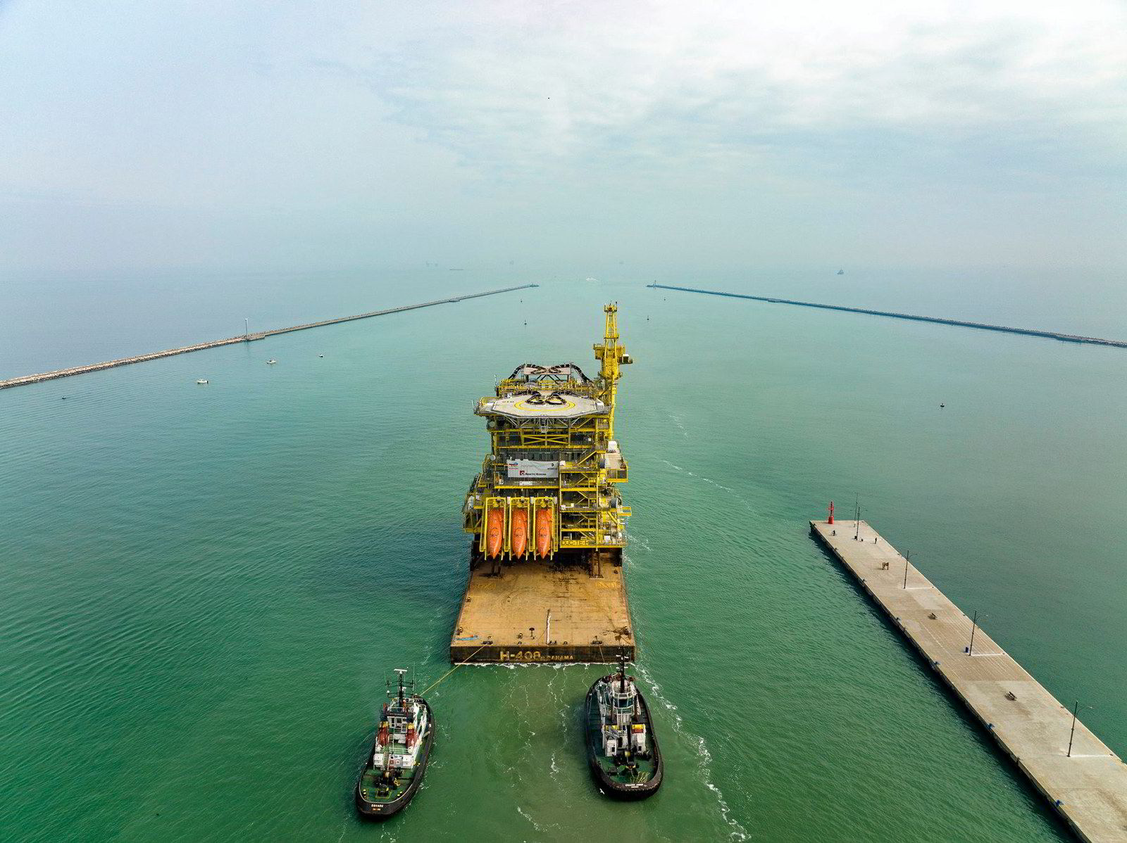 Tyra accommodation topsides on the move from Italy's Rosetti Marino ...