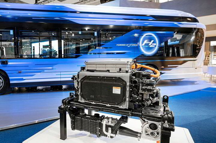 Iveco and Hyundai unveil first hydrogen-powered bus | Hydrogen news and ...