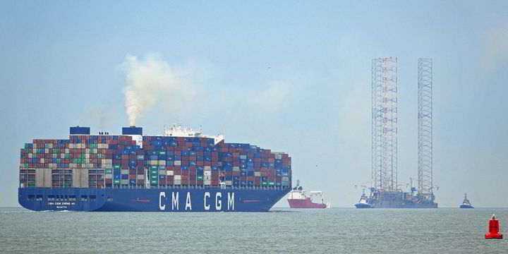 Buyers snap up container ships as secondhand prices plummet | TradeWinds