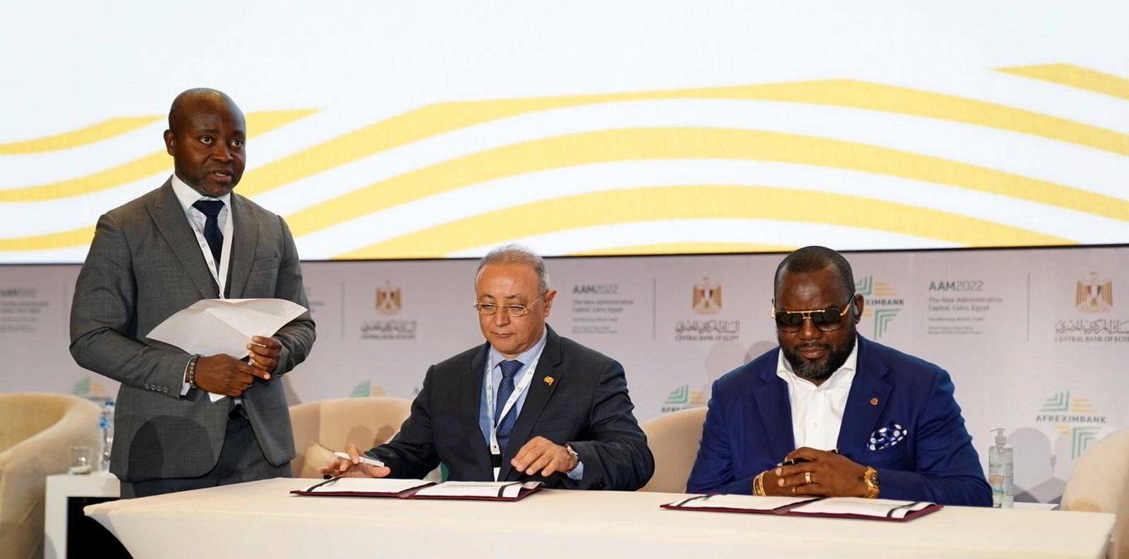 Nigeria’s debut floating LNG project boosted by bank agreement ...