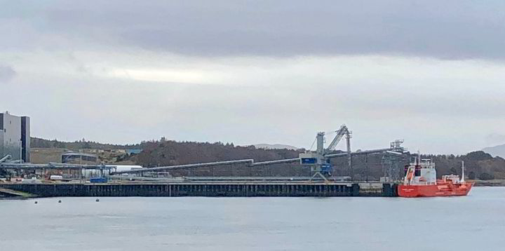 Shell ships in cargo for new Scottish mini-LNG terminal | TradeWinds