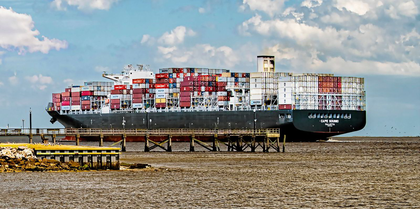 Costamare buys out York Capital from another boxship quintet | TradeWinds