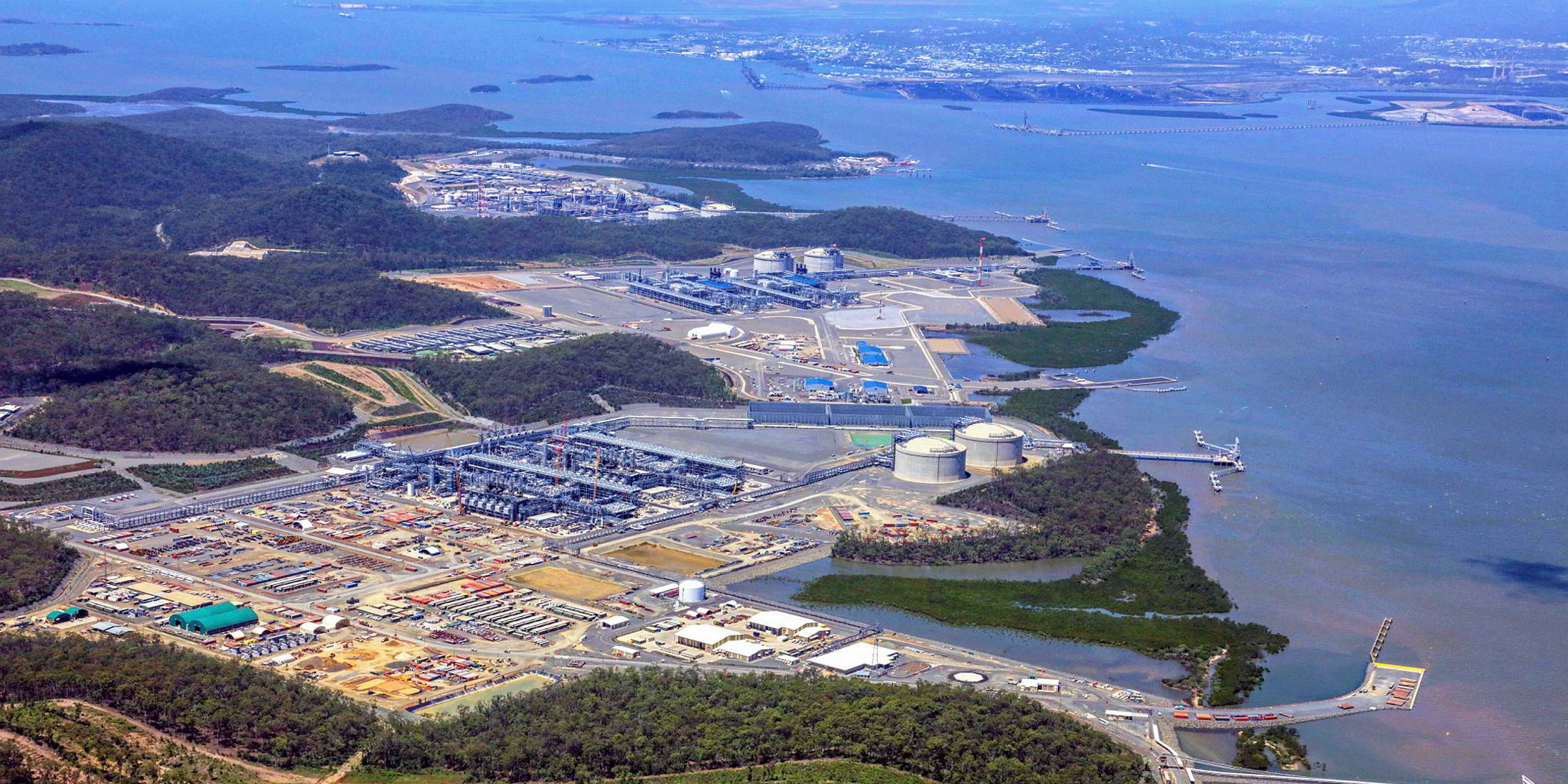 Arrow signs 27-year deal to supply gas to QCLNG | Upstream Online