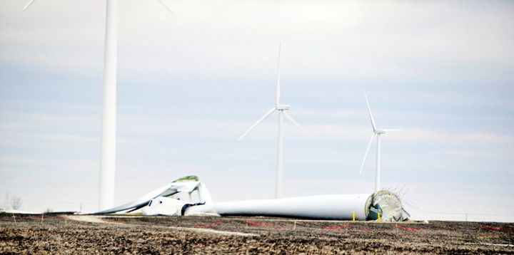 Turbine 'leaned then collapsed' at US wind farm: urgent probe underway ...