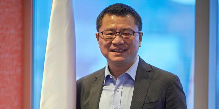 Seaspan forward fixes 10 neo-panamax boxships for five years | TradeWinds