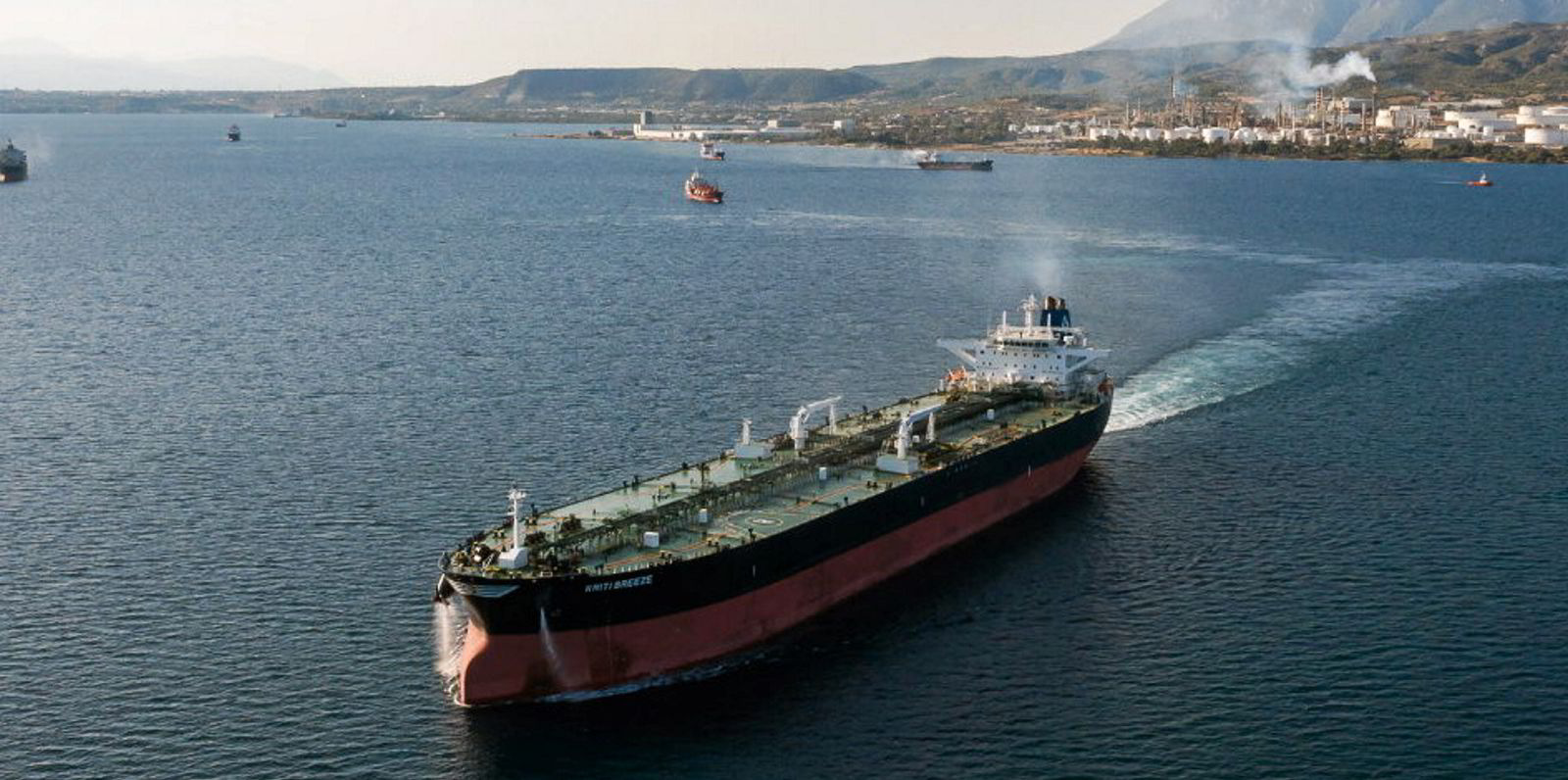 Stronger suezmaxes driving VLCC earnings, Howe Robinson says | TradeWinds