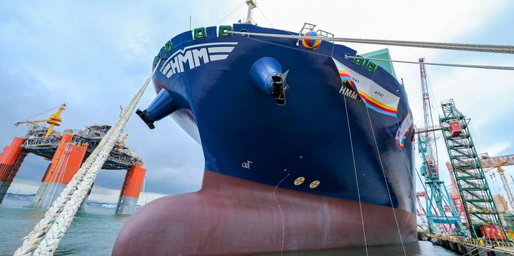 Liner giant HMM orders ‘world’s first’ 9,000-teu methanol-powered container ships | TradeWinds