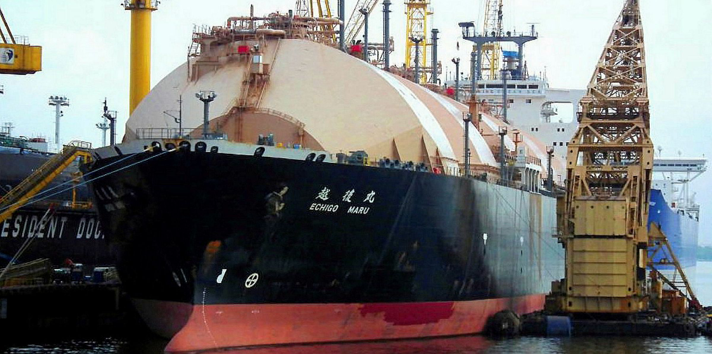 Sinokor floats two ageing steam-turbine LNG carriers for sale | TradeWinds