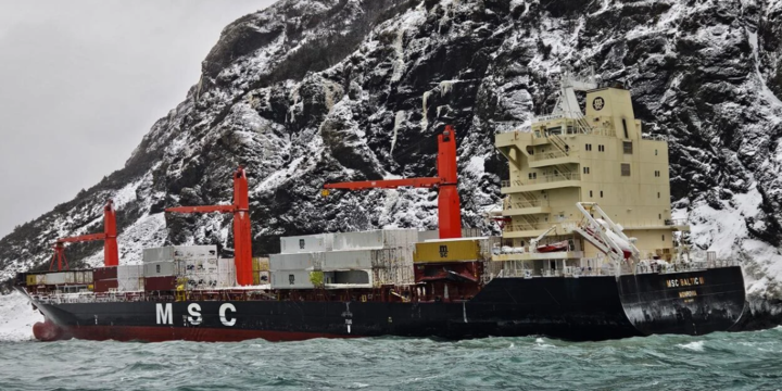 Divers find ‘significant’ hull breaches in stranded MSC container ship ...