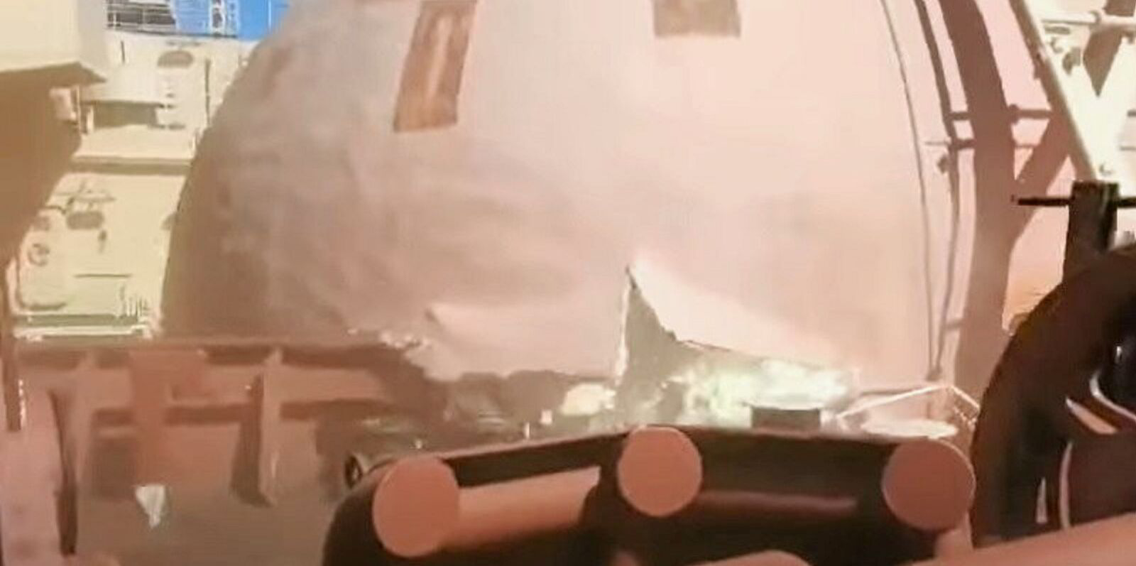 Master of collision-damaged LNG-fuelled capesize bulker charged ...