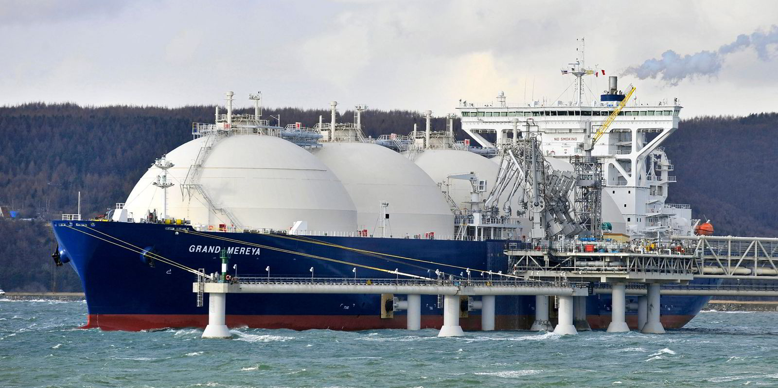Japanese underwriters secure war risk cover for Sakhalin LNG project in ...
