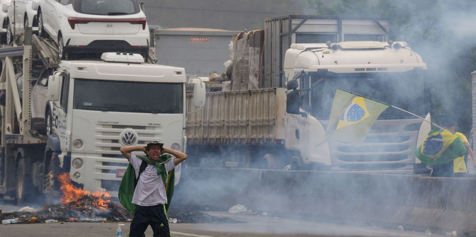 Roadblocks intensify in Brazil as truckers rally to support Bolsonaro ...