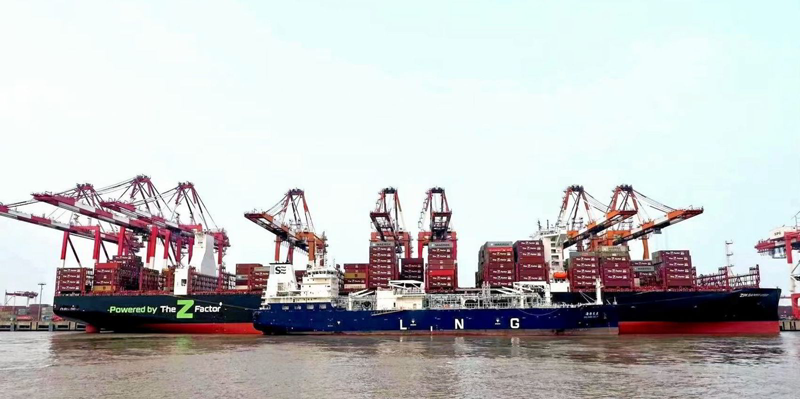 Zim fills up first dual-fuelled container ship with LNG in Shanghai ...
