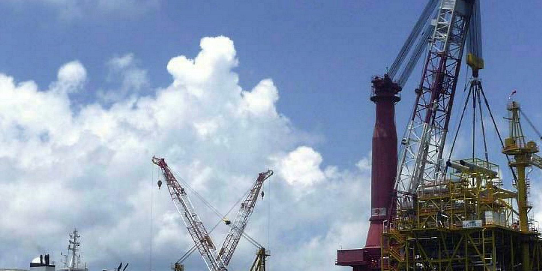 Two injured, platform jacket lost after heavy-lift vessel crane boom ...