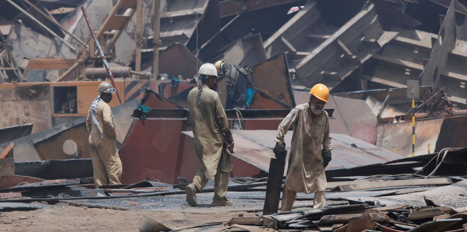 ‘Stolen tanker’ goes under the torch on Pakistan beach | TradeWinds
