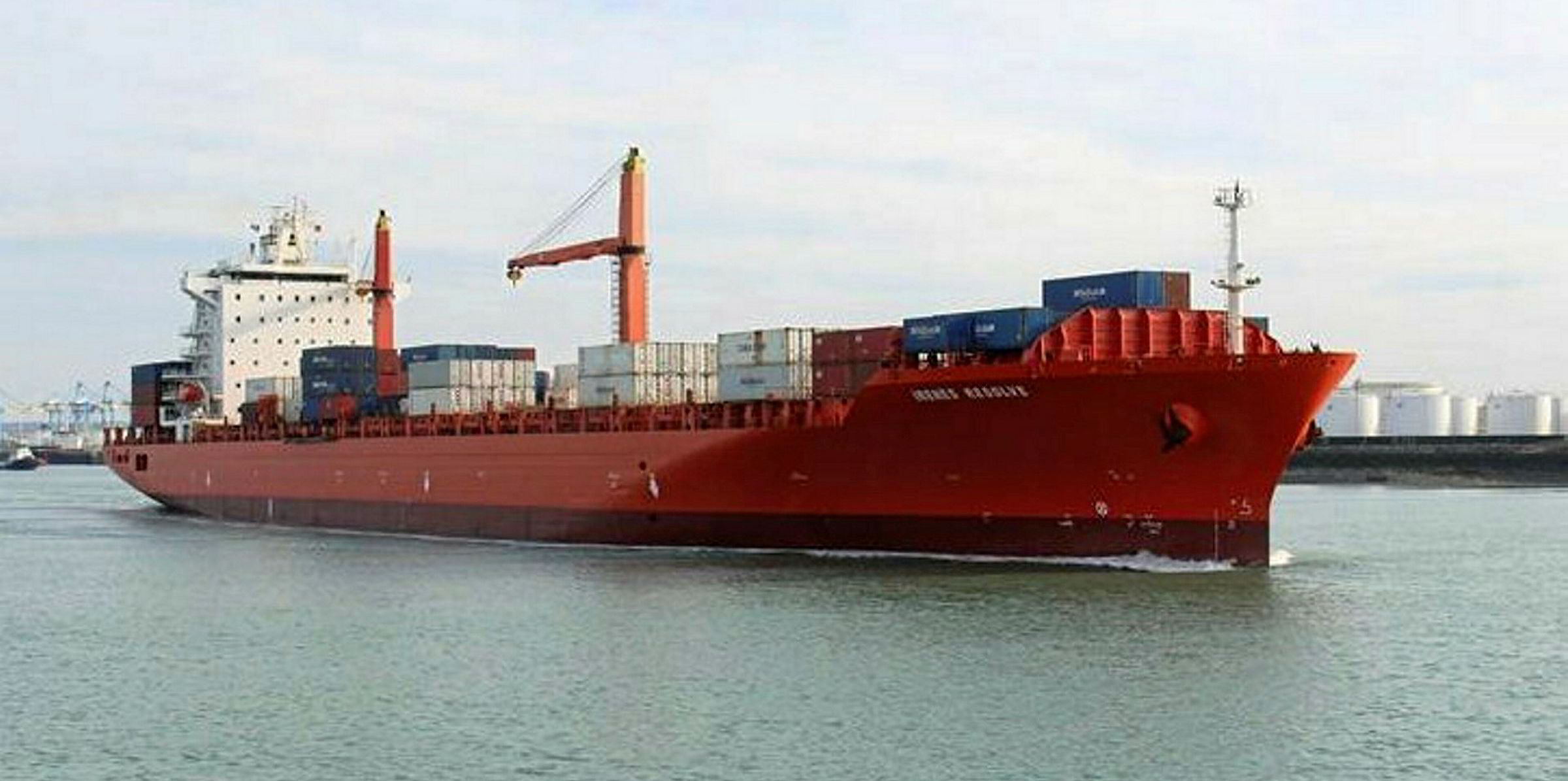 Tsakos boxship evades Nigerian attack after pirates fire on it | TradeWinds