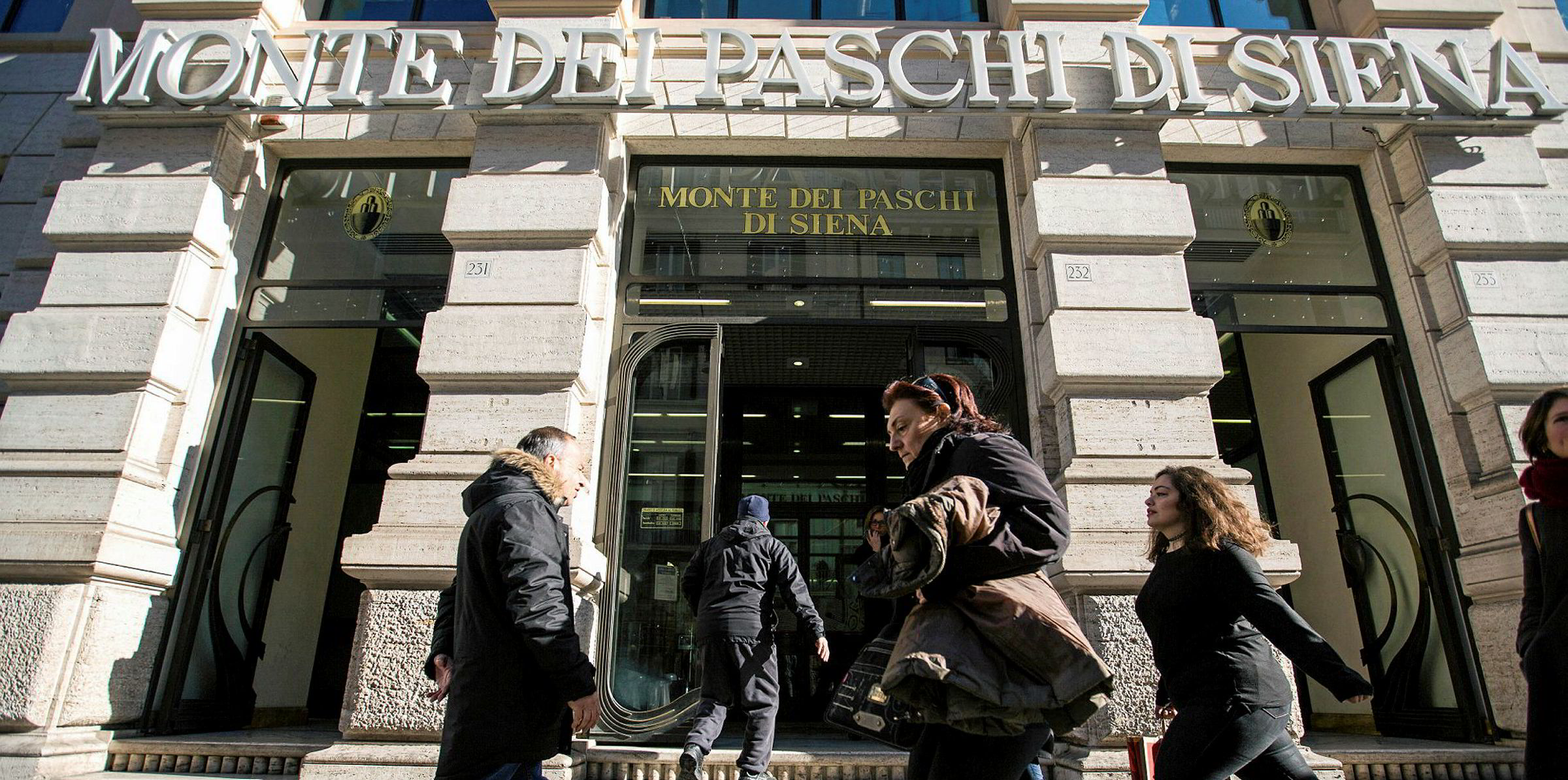 SC Lowy targets Italy in hunt for more bad-debt shipping deals | TradeWinds