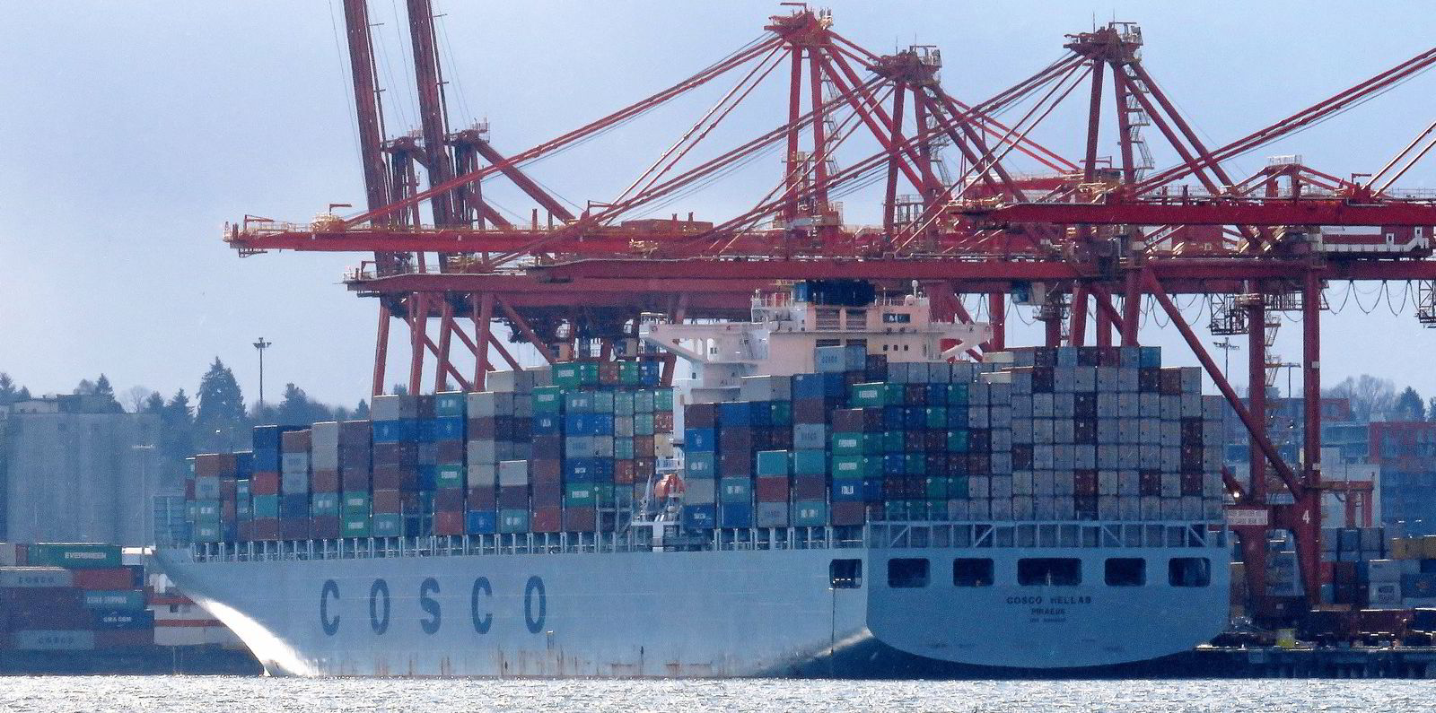 Cosco fixes Greek trio in pre-Christmas spree amid demand for big boxships | TradeWinds