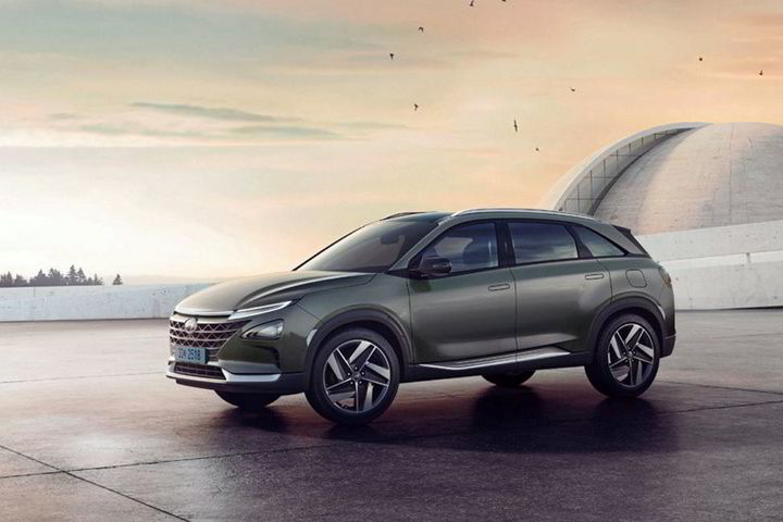 Hyundai unveils the 2024 version of its hydrogen-powered Nexo fuel-cell car | Hydrogen news and ...