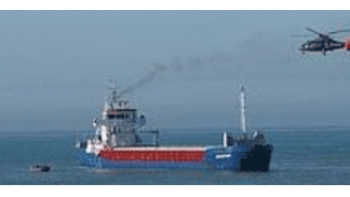 Musketier hits the rocks | TradeWinds