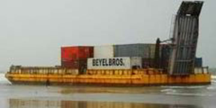 Torpedo barge goes aground | TradeWinds
