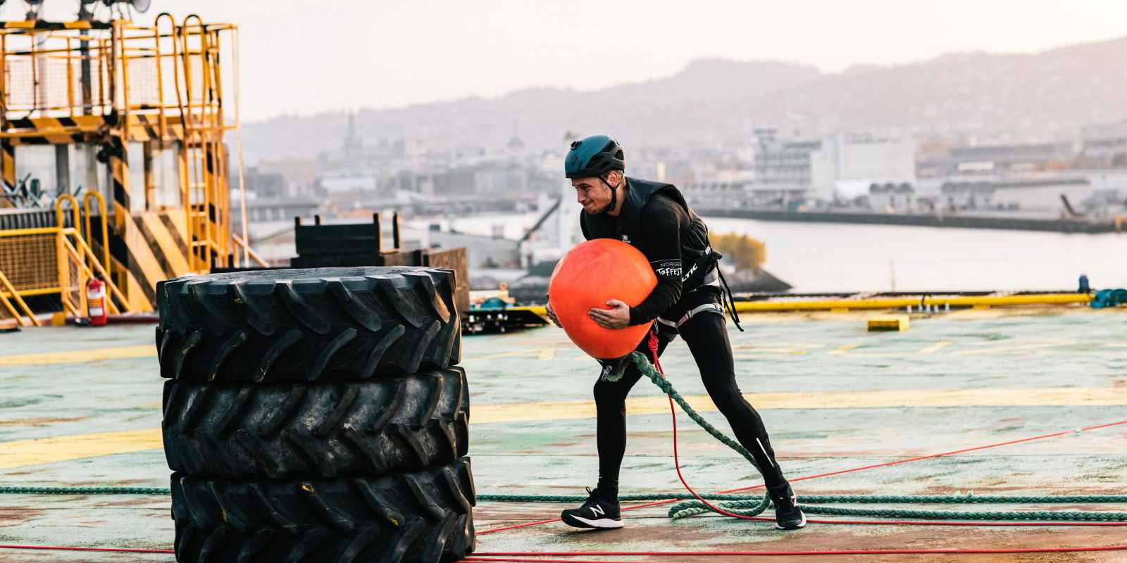 Tøffingen Isak Dreyer (26) får ingen spesialbehandling på fiskebåten ...