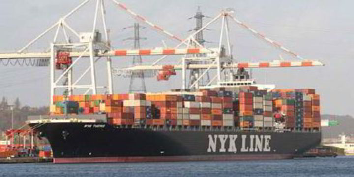 Crane crashes | TradeWinds