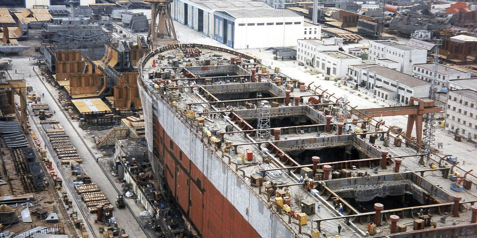 Cosco Corp keeps delaying newbuildings | TradeWinds