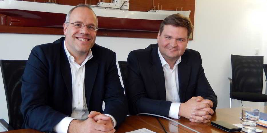 Trio unite 147 ships | TradeWinds