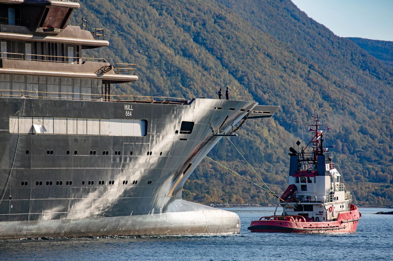 «Noe er på gang, ja»: Røkke-yacht til konkursrammede Fosen Yard ...