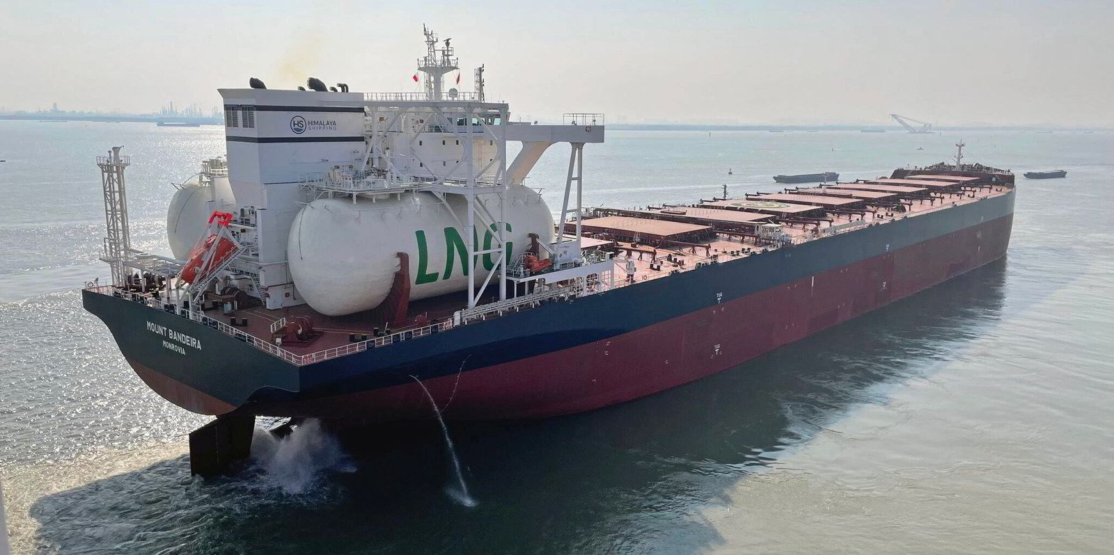 Methanol and LNG battle for top spot as the future fuel of choice for shipowners | TradeWinds