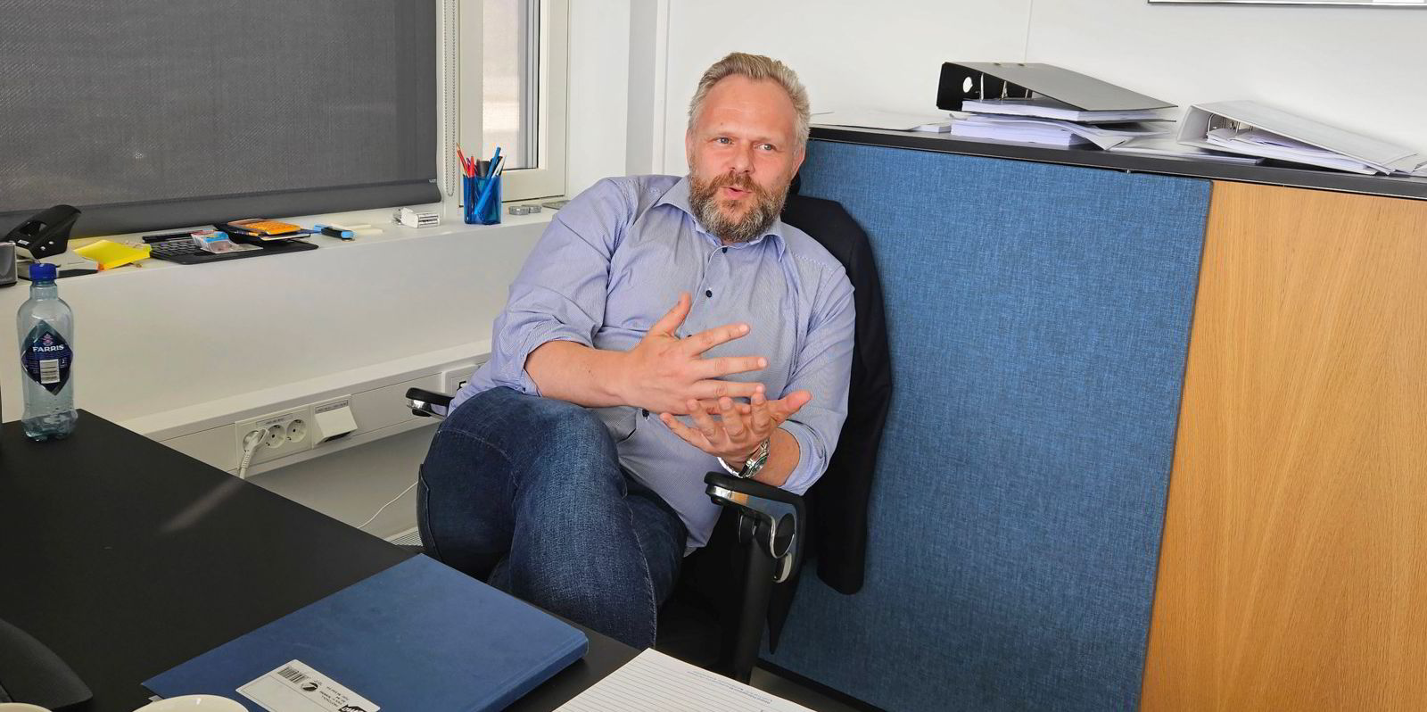 Måsøval-sjef Helge Kvalvik mener at alle toppledere bør ha vært i krise ...