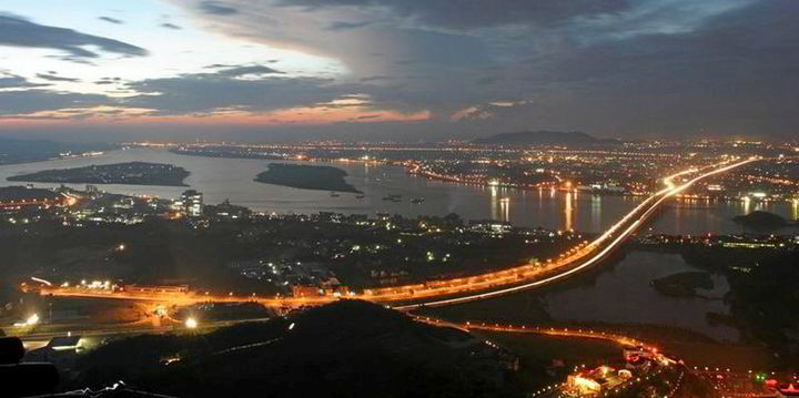 Four seafarers missing after cargo ship hits bridge in China | TradeWinds