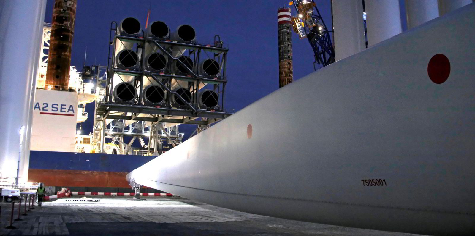 Siemens Energy and Dragados scoop massive North Sea wind converter rig ...