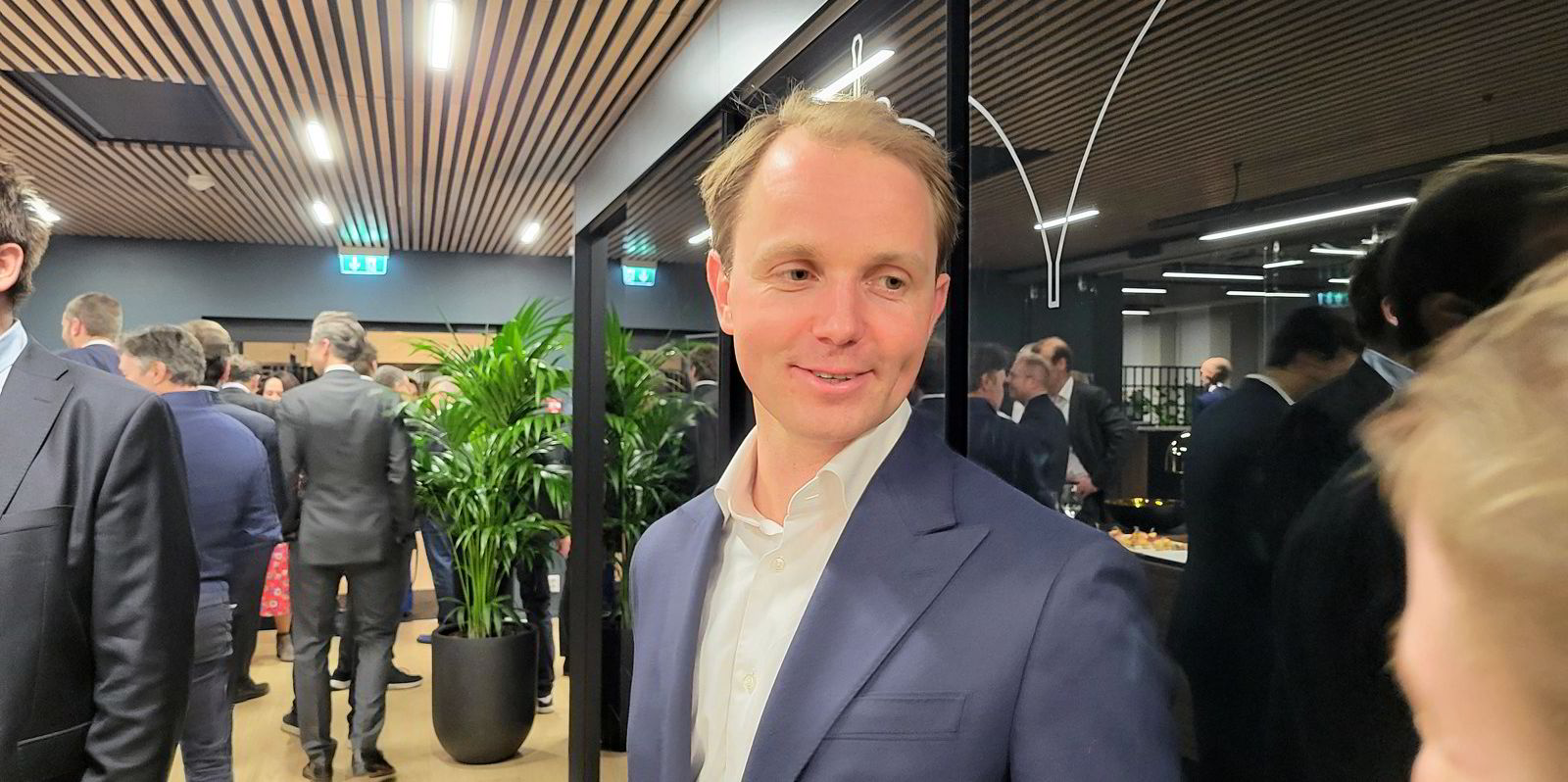 Golar LNG fielding offers for Hilli Episeyo even with more than two ...