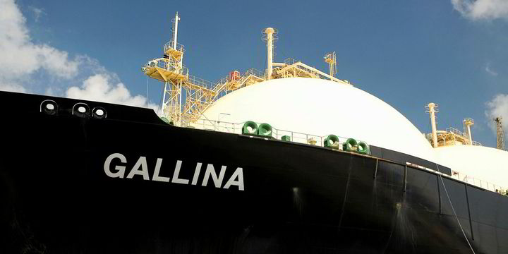 Shell nears deal on sale of G-class LNG carriers | TradeWinds