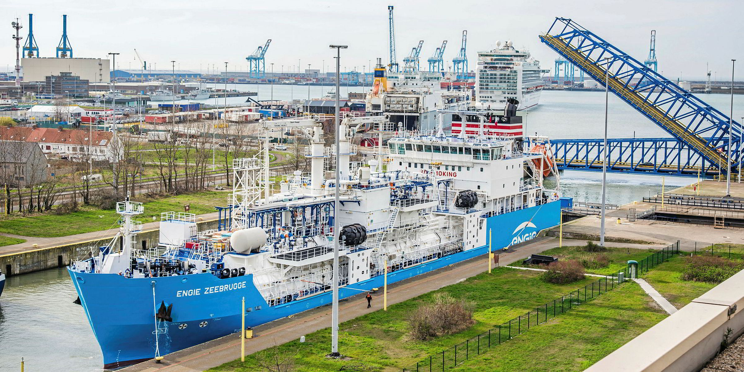Pioneering LNG bunker vessel prepares to enter history books | TradeWinds
