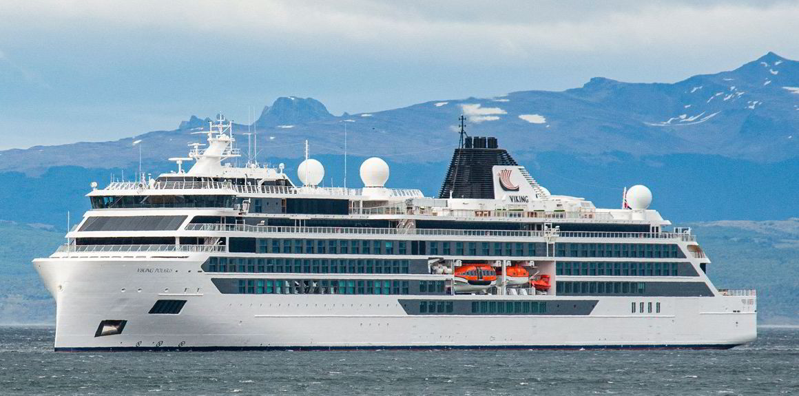 Giant wave kills passenger and injures four on new Viking cruise ship ...