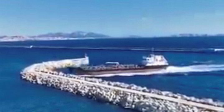 Video shows bunker tanker steaming into breakwater | TradeWinds