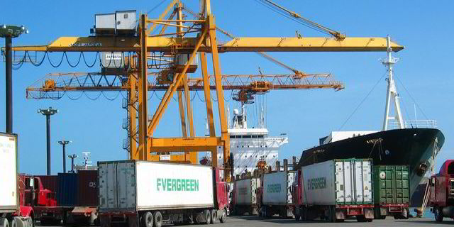 Costa Rica work creates 'hectic' situation at Moin | TradeWinds