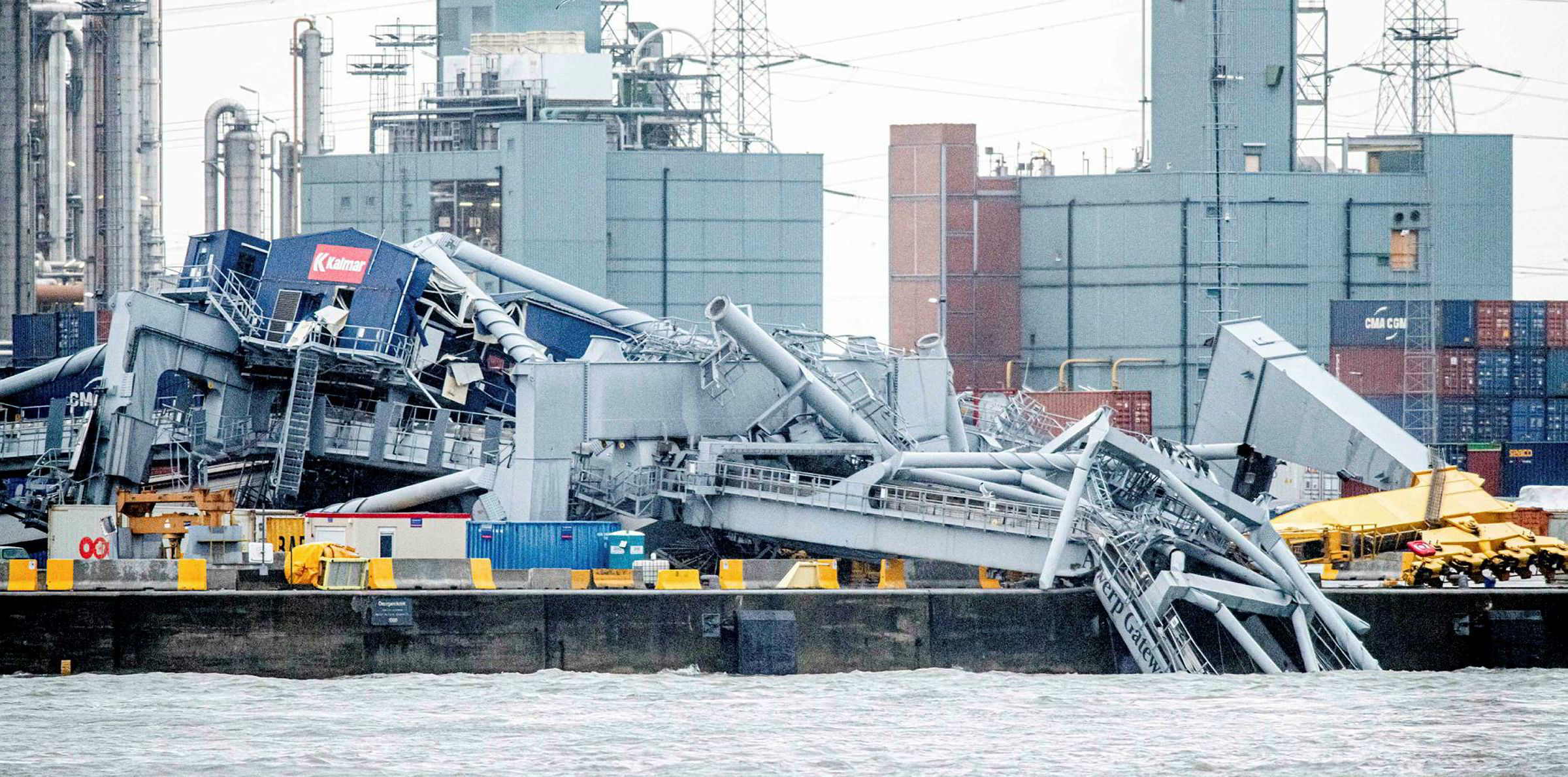 Antwerp crane collapses after being hit by APL boxship | TradeWinds