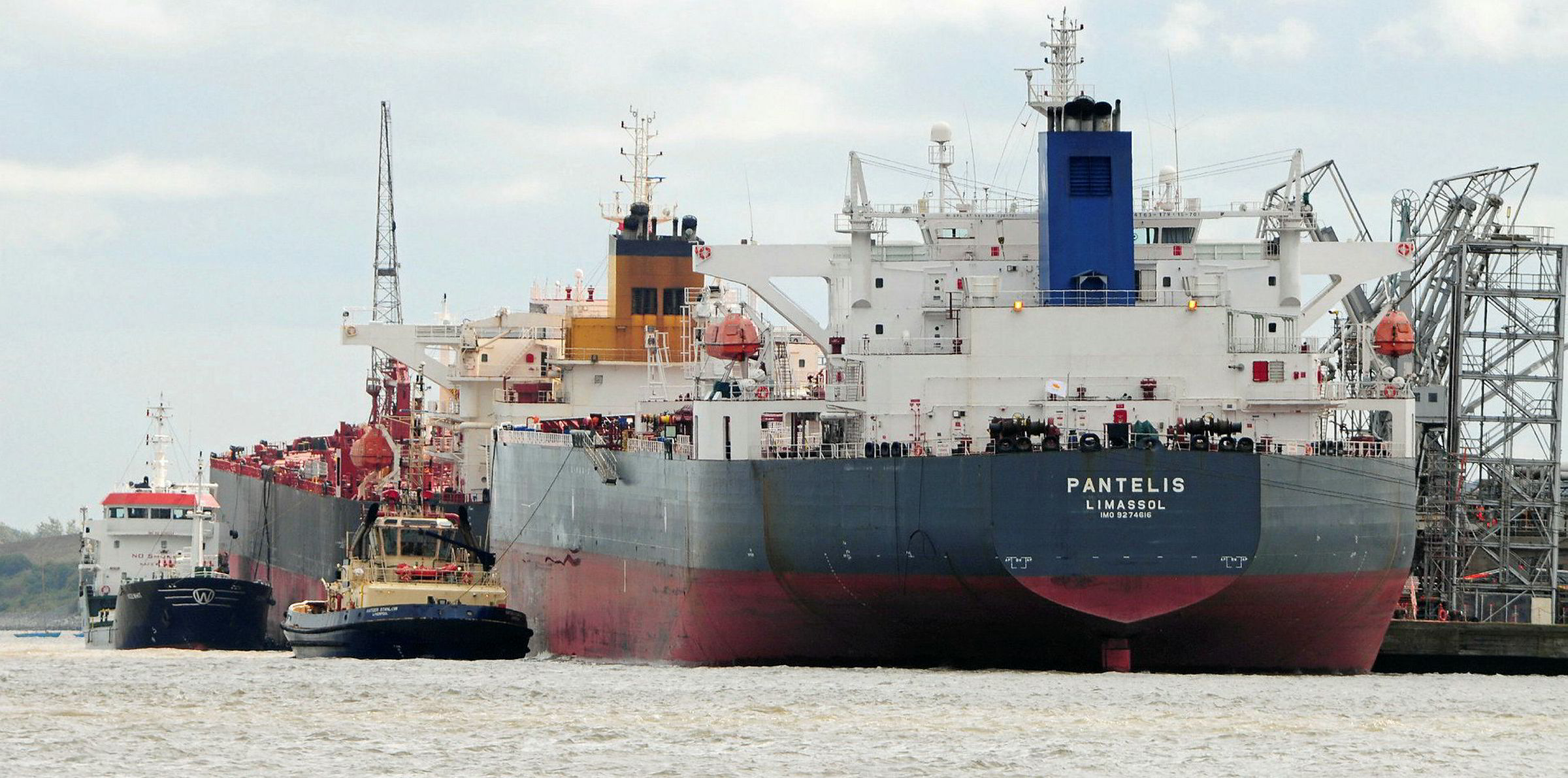 Bunker prices hit four-year low as eco-fuel spread cut further | TradeWinds