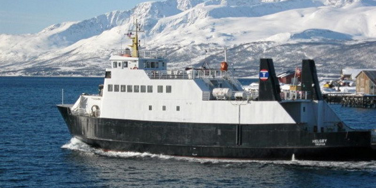 Etter én uke blusset verftsbrannen opp igjen for tredje gang | Kystens ...